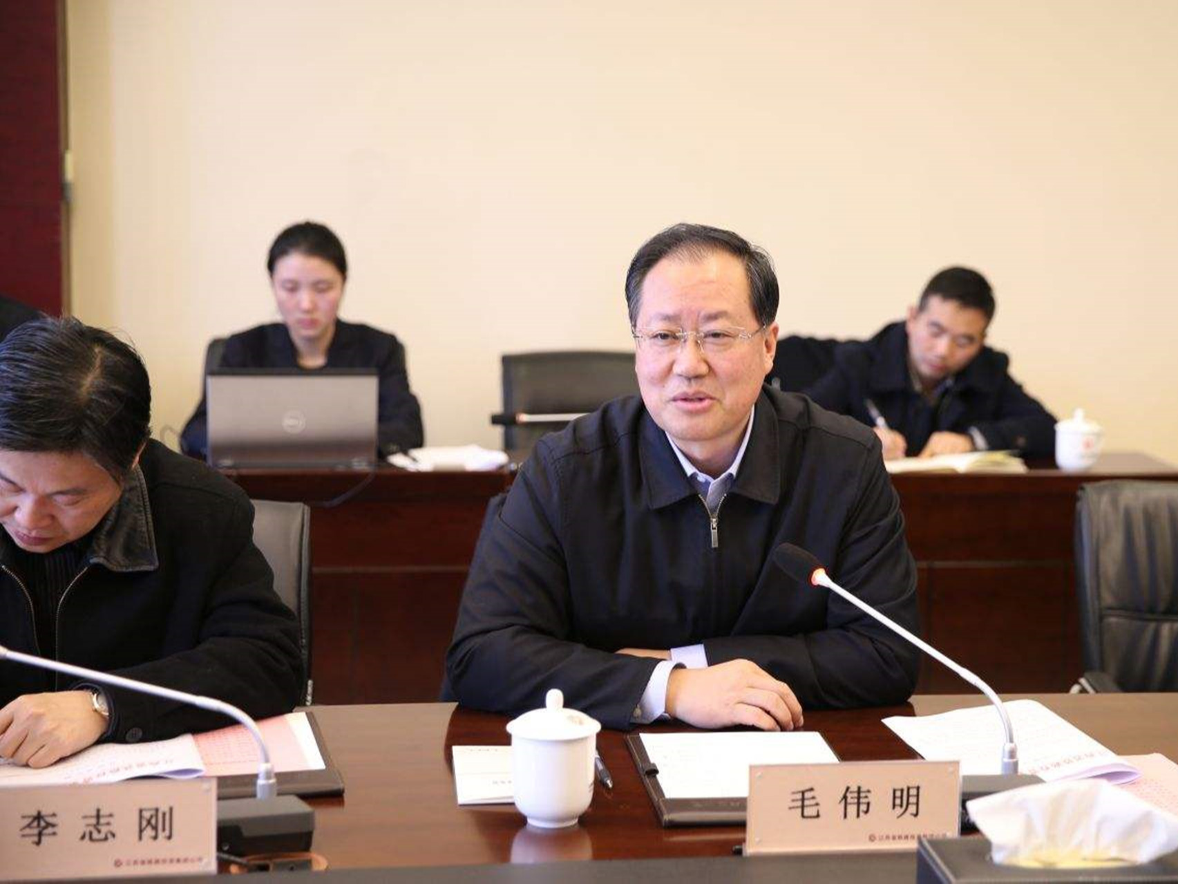 ركزت العديد من الشركات المملوكة للدولة على تغيير القادة--Seetao