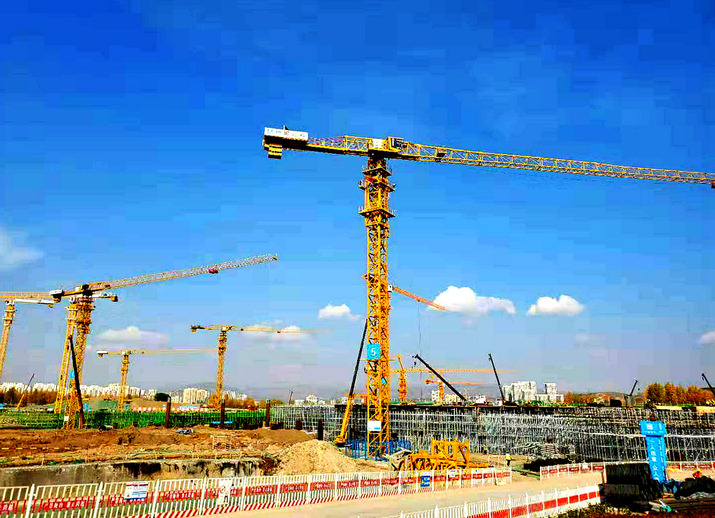 XCMG tower cranes won the bid for more than 100 customers--Seetao