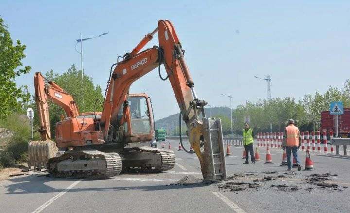 تم الانتهاء من G517 Changlai Line Penglai Section مشروع إصلاح واسع ...