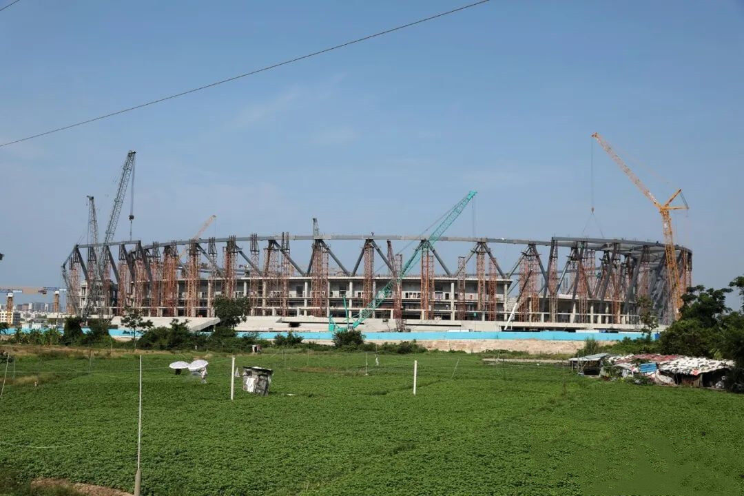 Hainan Province's largest stadium ushered in a staged victory--Seetao