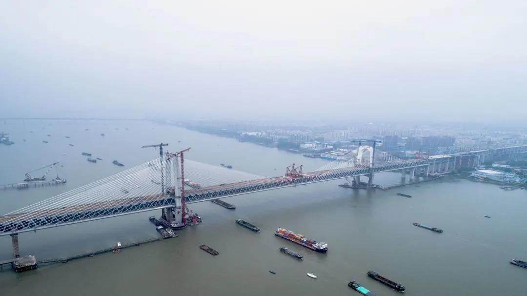 Wuhu Yangtze River Railway Bridge was completed and opened to traffic ...