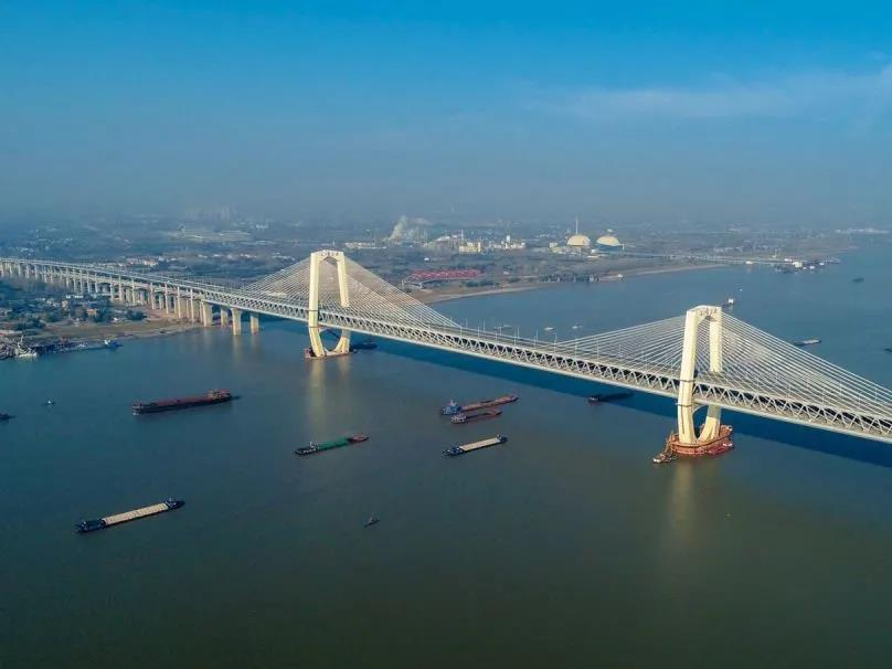 Wuhu Yangtze River Railway Bridge was completed and opened to traffic ...