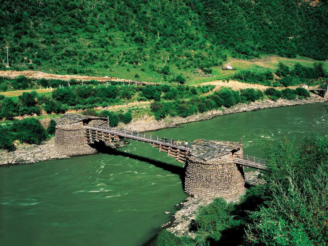 Pori Bridge, a wooden bridge that doesn’t need to be nailed or riveted ...
