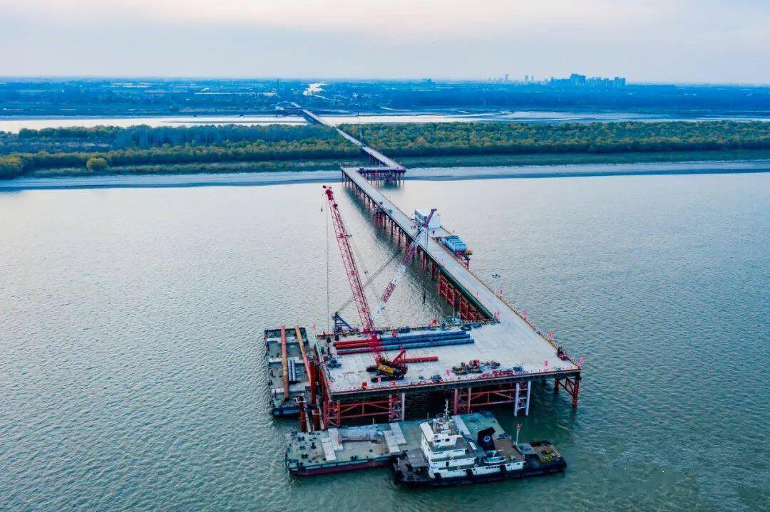 Construction of Maanshan Yangtze River Highway and Railway Bridge ...