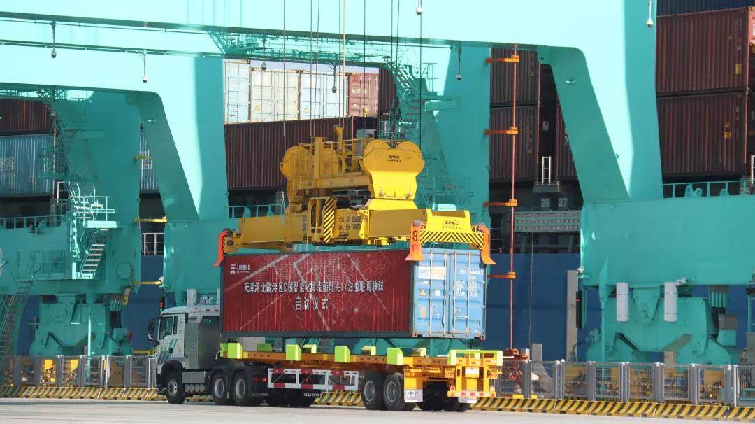 The world's first 200,000-ton intelligent container terminal berth was ...