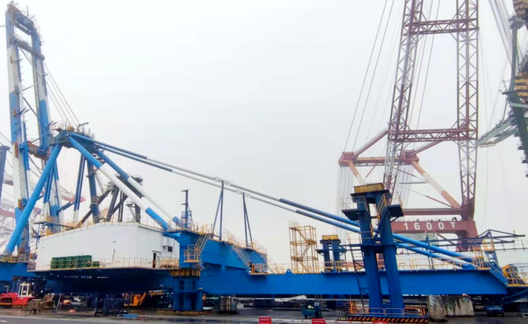 Quayside bridge of Qinzhou Port automated container terminal--Seetao
