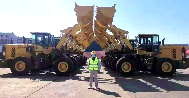 Another batch of 22 Shandong Lingong loaders were successfully ...