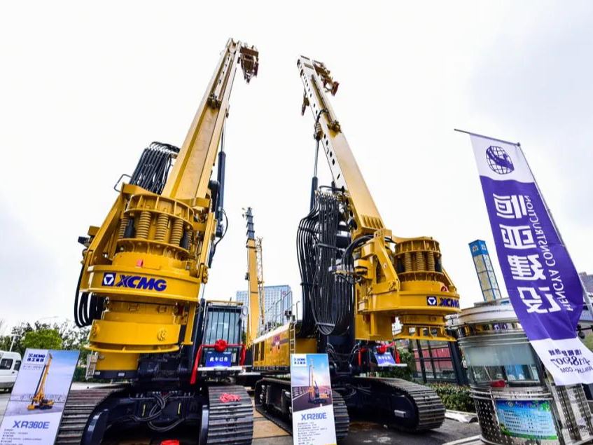 Win-win starting from E, XCMG Wuhan Station signed 61 orders!--Seetao