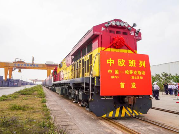 Guangxi's first heavy machinery China-Europe train sent to Kazakhstan ...