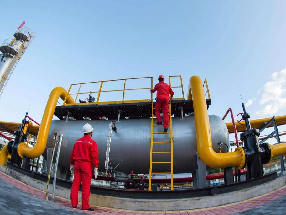 China becomes a global refined oil center--Seetao