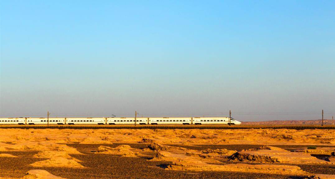 China Railway: Is this a train on Mars?--Seetao
