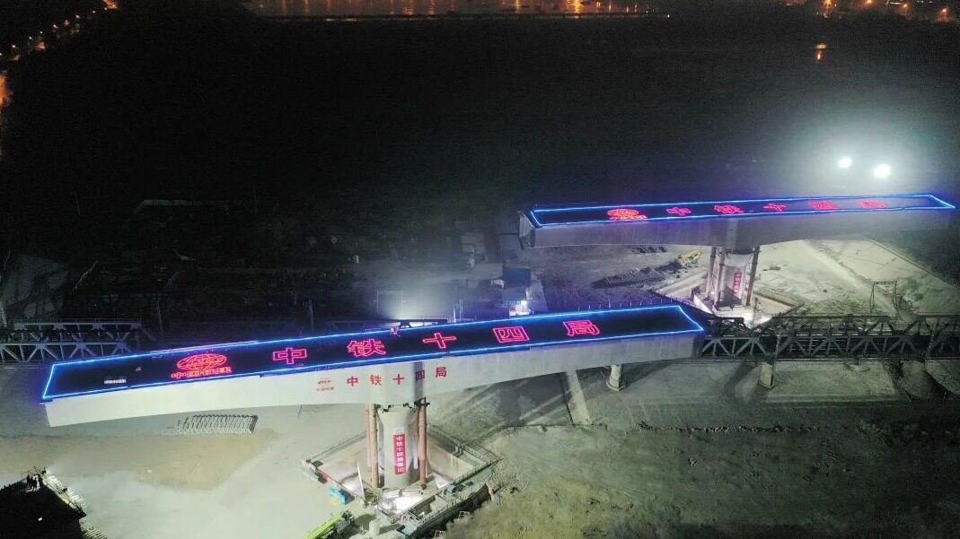 Railway turntable bridge completed the turntable--Seetao