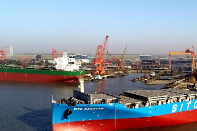 Signing contract for the Yangtze River Jingjiang Industrial Park ...