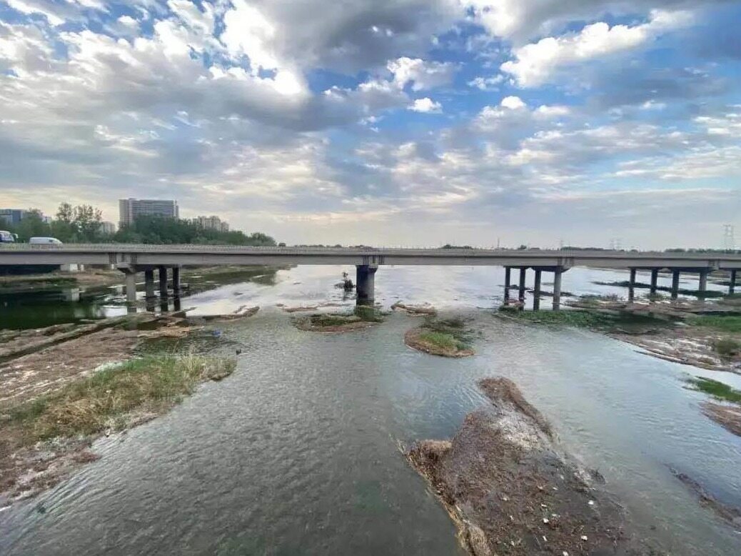 A big river with wide waves, connected for the first 22 years--Seetao