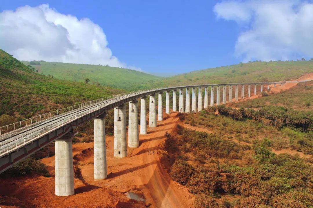 ChinaRailway 14th Bureau Guinea's first modern railway set 3 ...