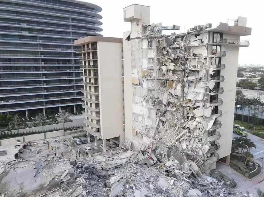 A 12-story apartment in the U.S. collapsed continuously--Seetao