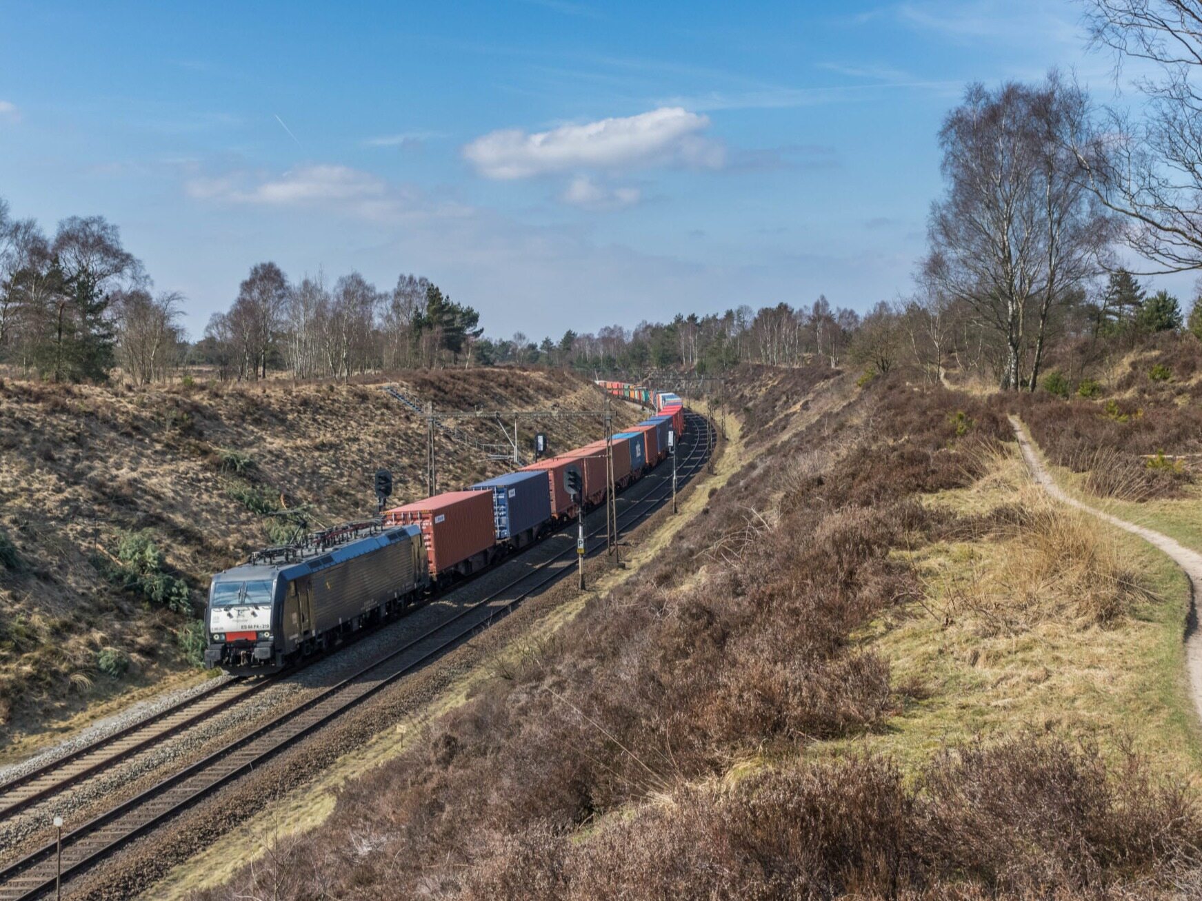 up to date! The international internet celebrity train data report is ...