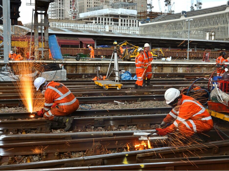 China's four vertical and four horizontal high-speed rail network ...