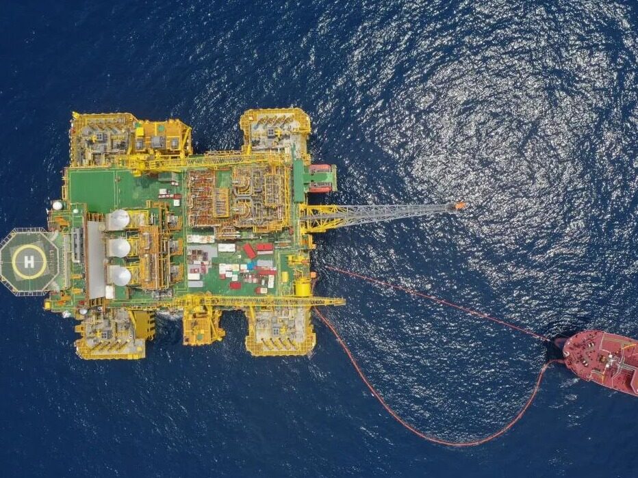 For the first time, Deep Sea One raised more than 9,000 tons of oil ...