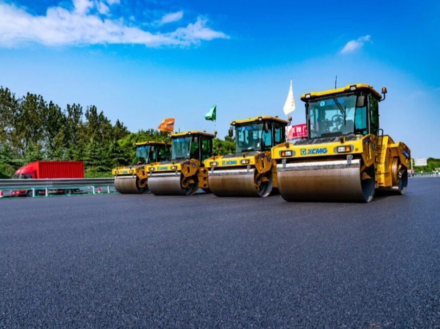The world's first unmanned cluster successfully applied road ...