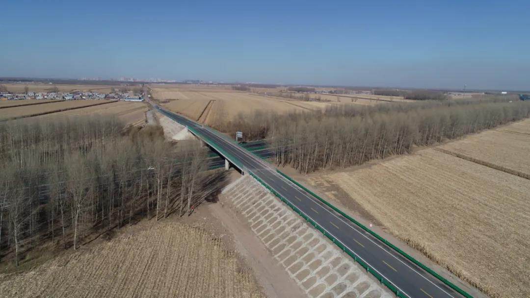 This section of National Highway No. 1 has been upgraded--Seetao