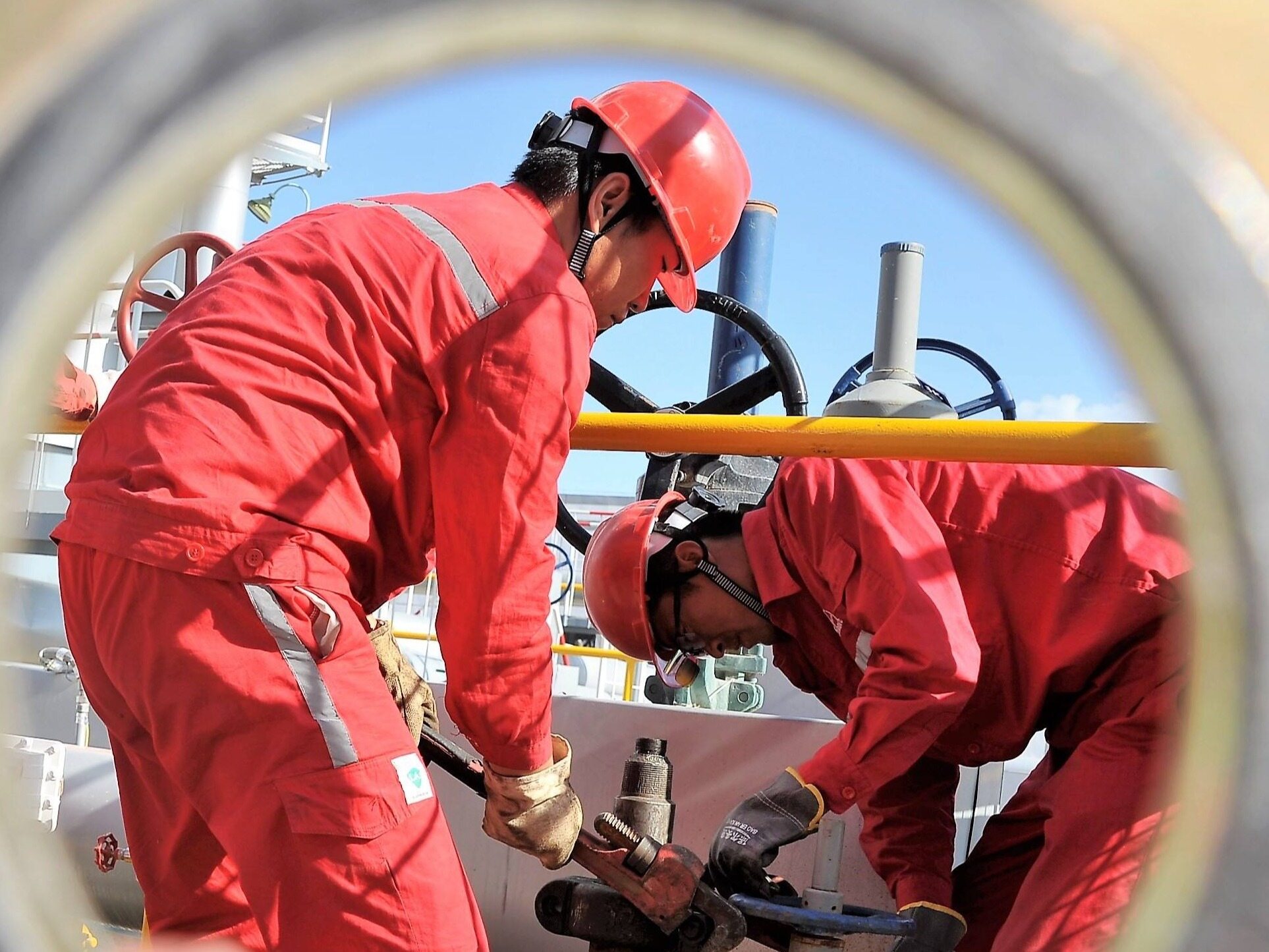 Watch the oil man store warmth for you in the severe cold--Seetao