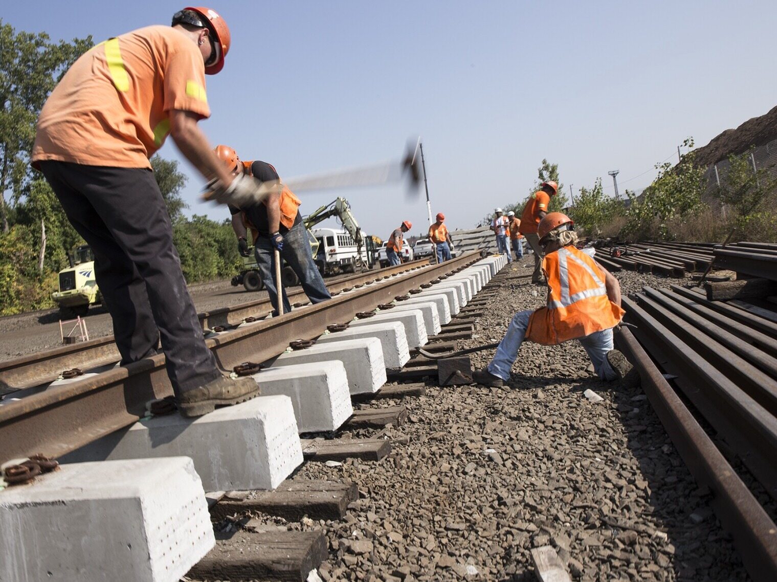The construction of the Anhui section of the Hefei-Xinyi Railway won ...