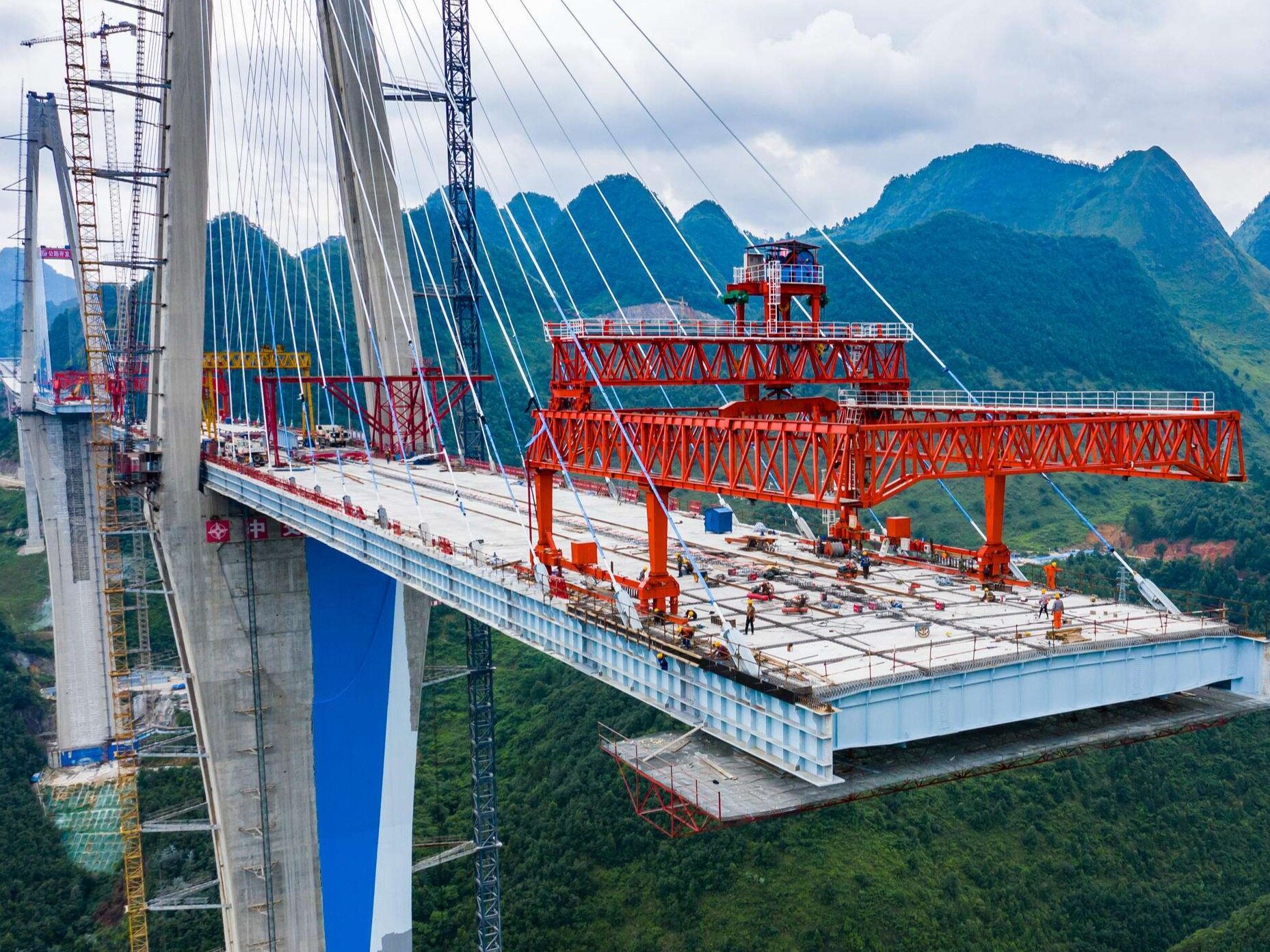 The scale of local bond issuance in the first quarter will exceed 700 ...