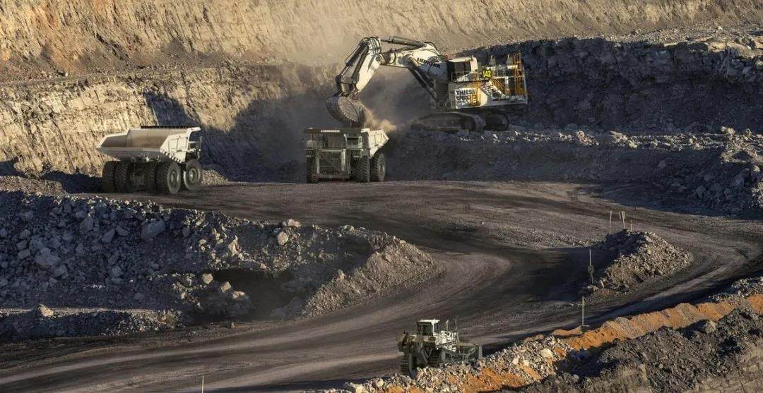 Liebherr's new generation hydraulic excavator R 9600--Seetao