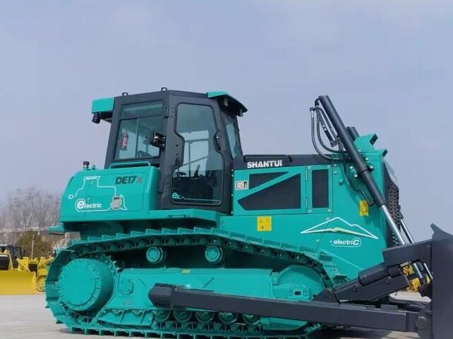 The world's first pure electric bulldozer DE17-X--Seetao