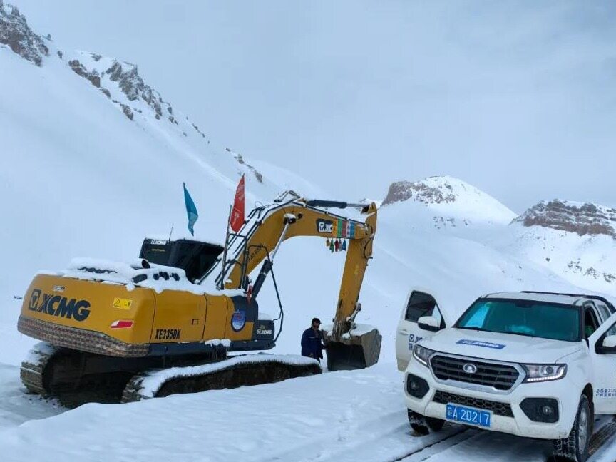 Pay tribute to every XCMG worker who silently contributes!--Seetao