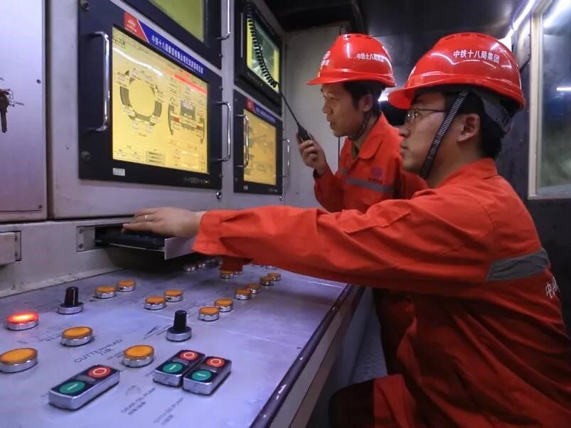 Builders celebrate Chinese New Year in the depths of Qinling Mountains ...