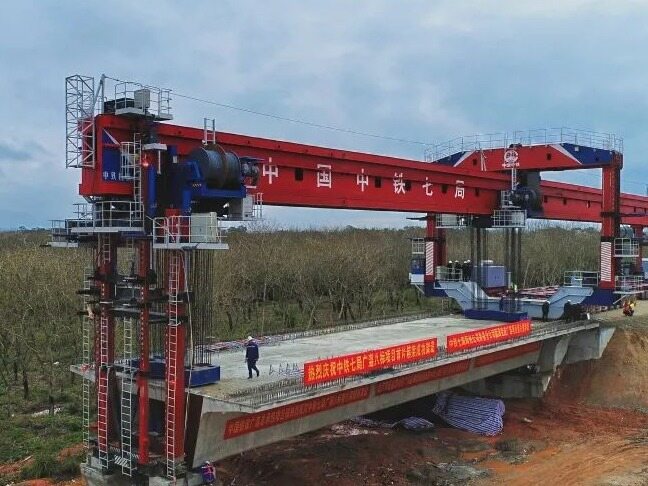 Guangzhou 1000-ton beam bridge erection machine realized the first--Seetao
