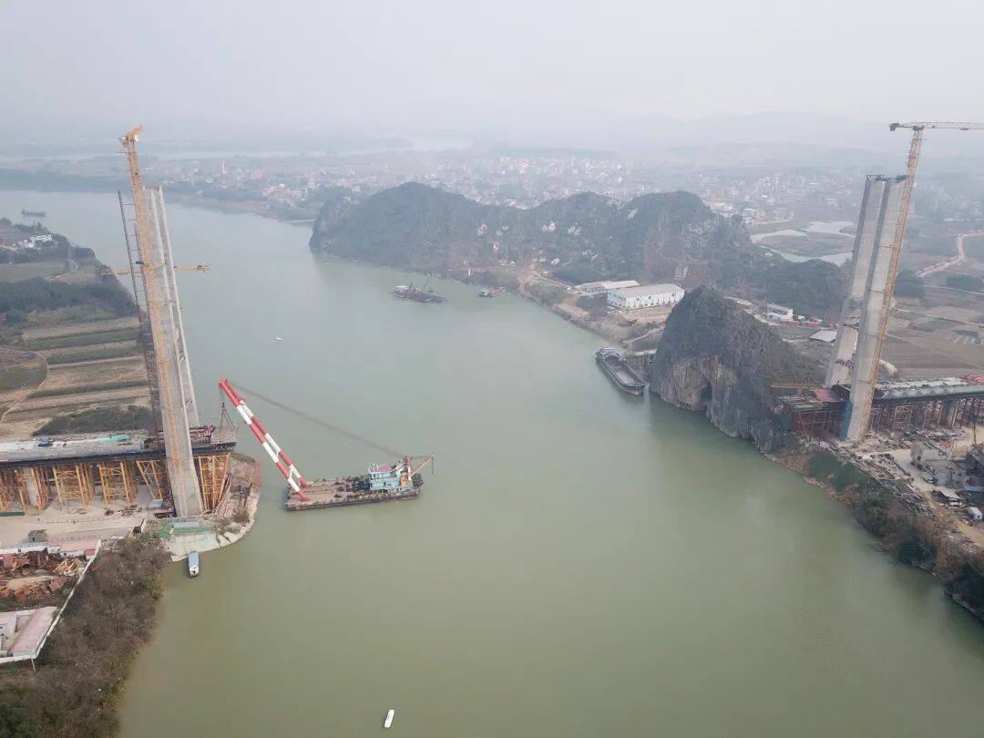 The first section of the Baihe Yujiang Bridge was successfully erected ...