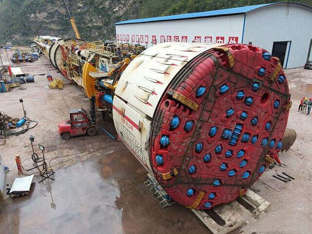 Lexi Expressway Daliangshan No. 1 Tunnel set the fastest record of ...