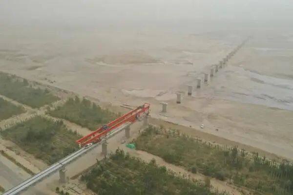 The world's first railway around the desert and the railway pass the ...