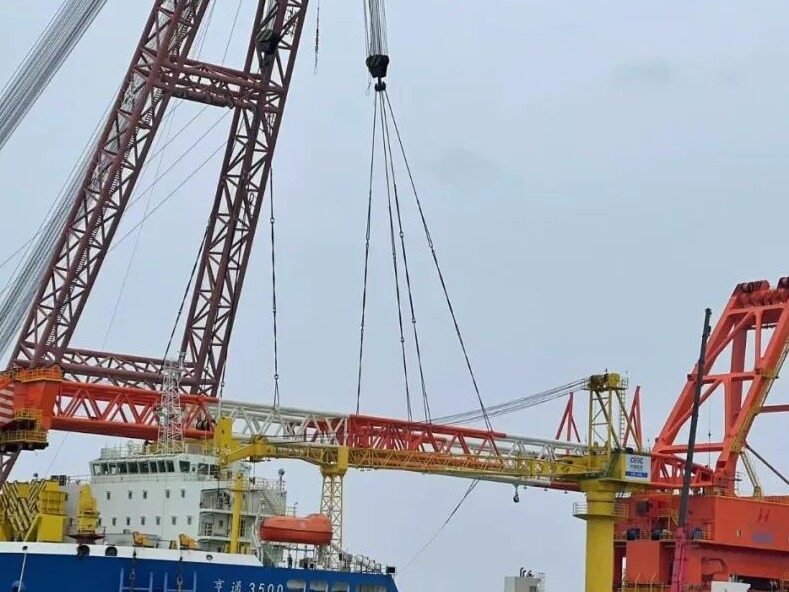 GENMA 3500t azimuth offshore crane completes final assembly--Seetao