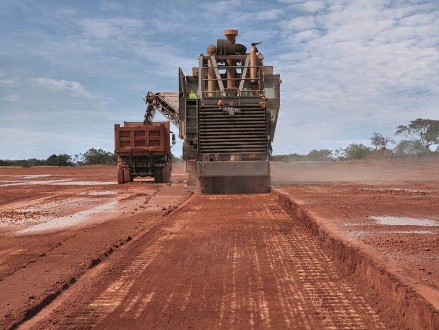 Guinea and Rio Tinto sign Simandou mine development agreement--Seetao