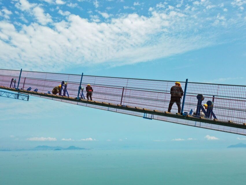 The catwalk of Lingdingyang Bridge in Shenzhen-Zhongshan Passage is ...