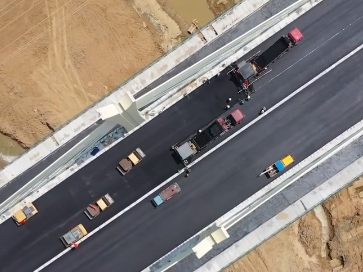 Asphalt paving successfully completed on the main bridge of Yulan ...