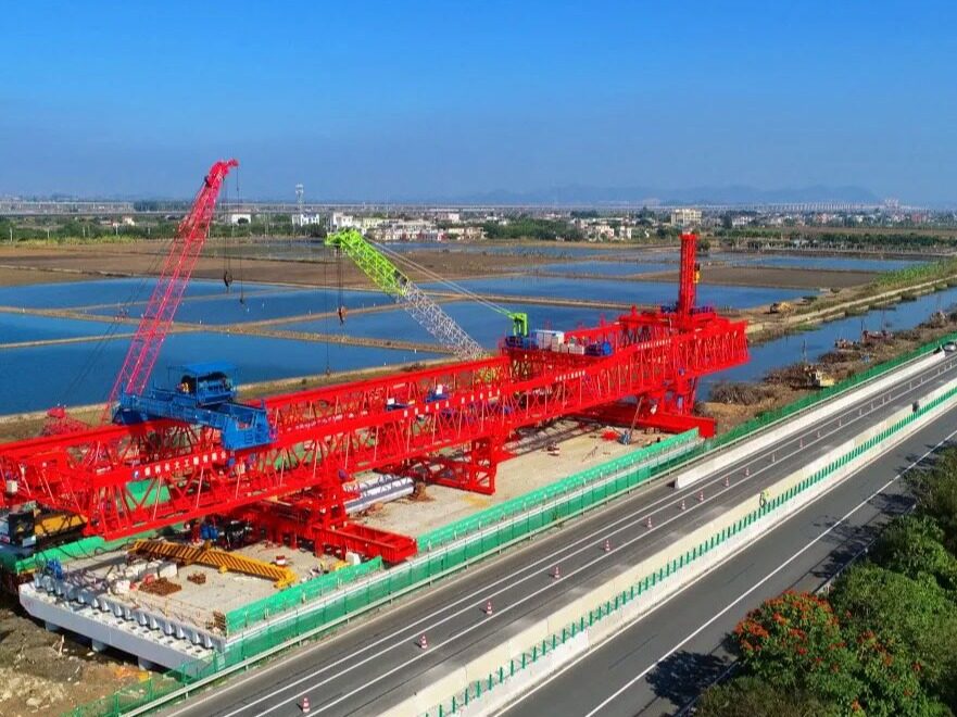 The world's first pile-beam integrated bridge building machine is put ...