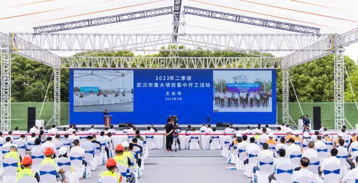 Construction of the third runway project of Wuhan Tianhe Airport ...