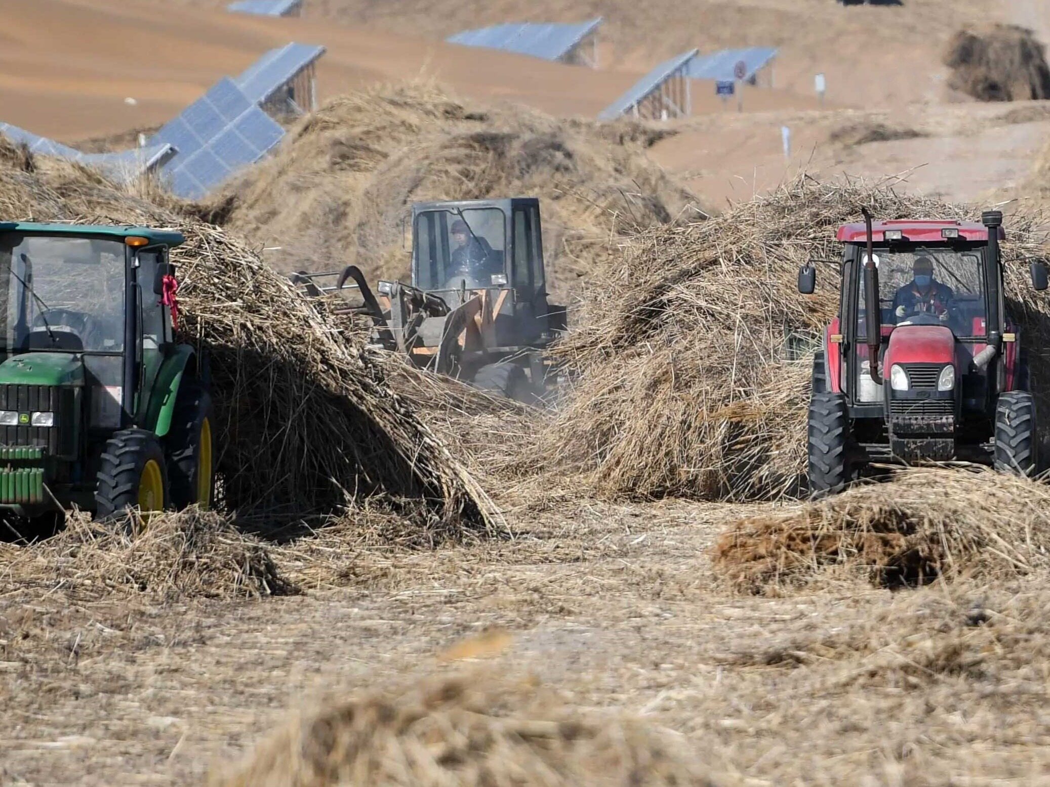 Construction of the largest photovoltaic sand control base in China ...