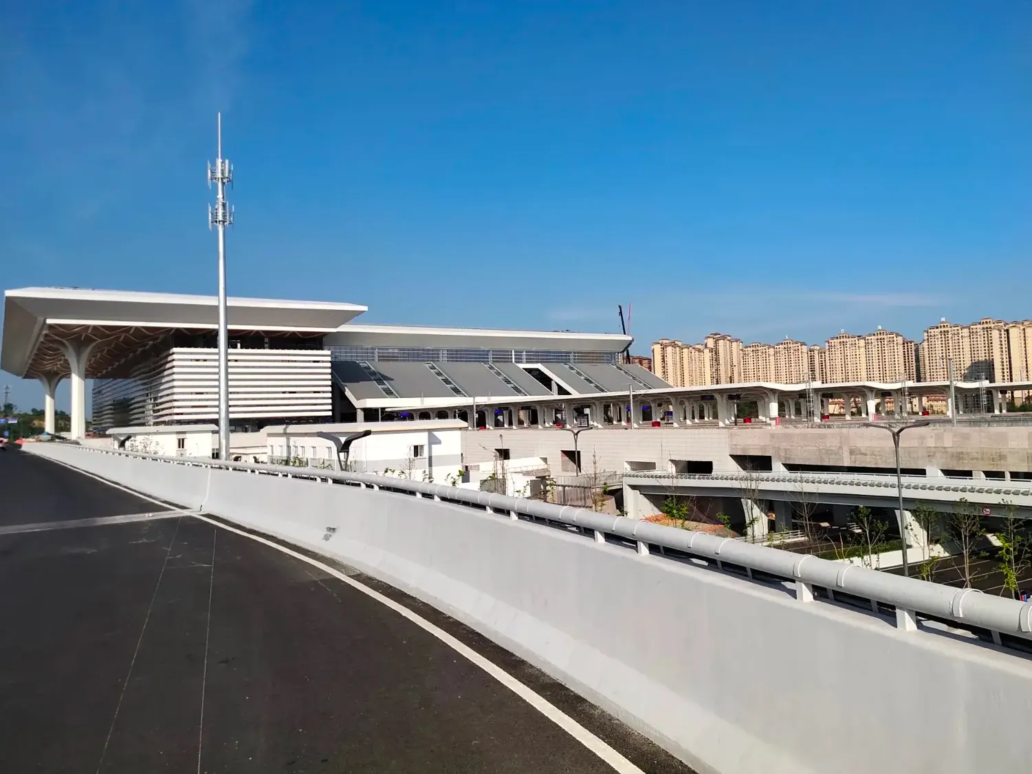 The station building of Sichuan Tianfu Station is about to start ...