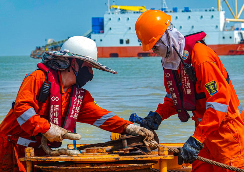 Deep and middle channel E25 pipe section sinking and docking--Seetao