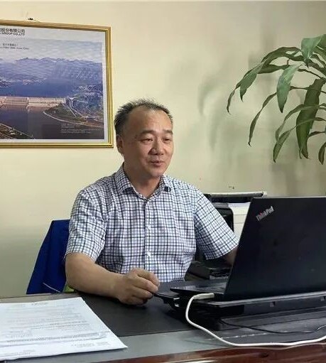 CEEC builders build a water cube in the desert--Seetao