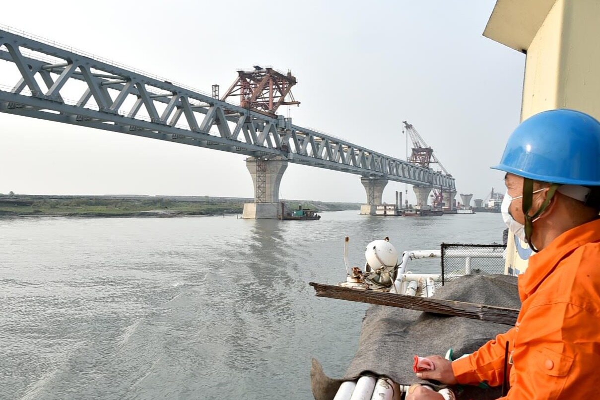 When the big infrastructure maniac meets the small infrastructure ...