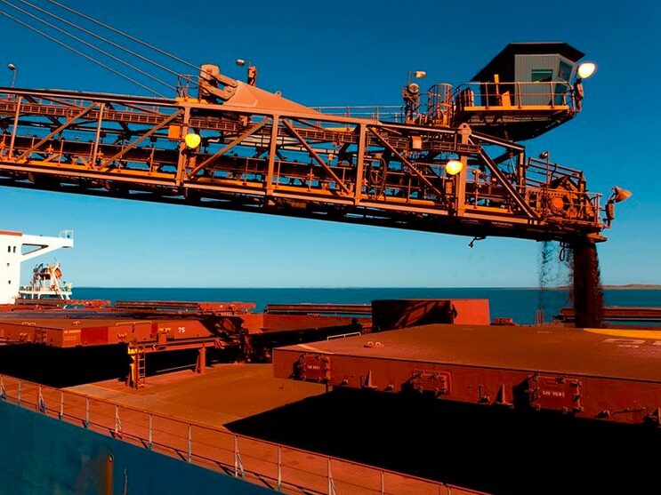 Australian iron ore bulk carrier arrives at Chinese port to settle in ...