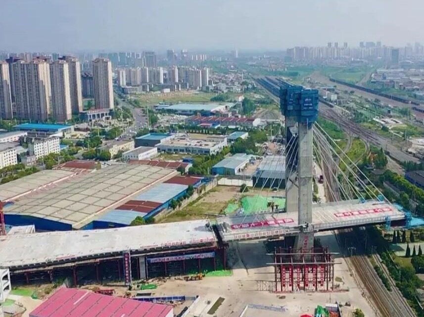 The main pier of Xiangyang Bridge in Hubei successfully turned--Seetao