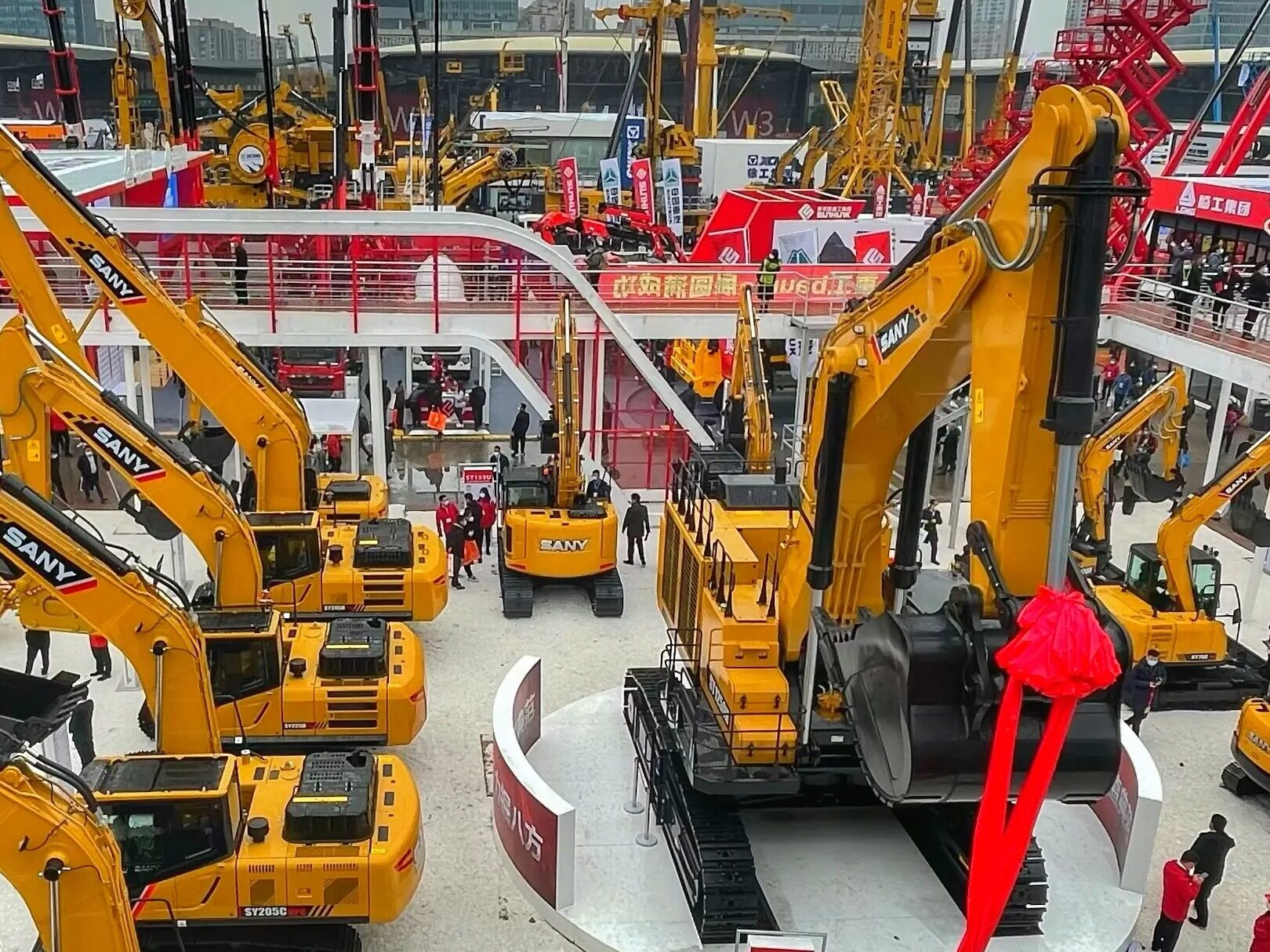 Construction machinery giants enter lithium battery and energy storage ...